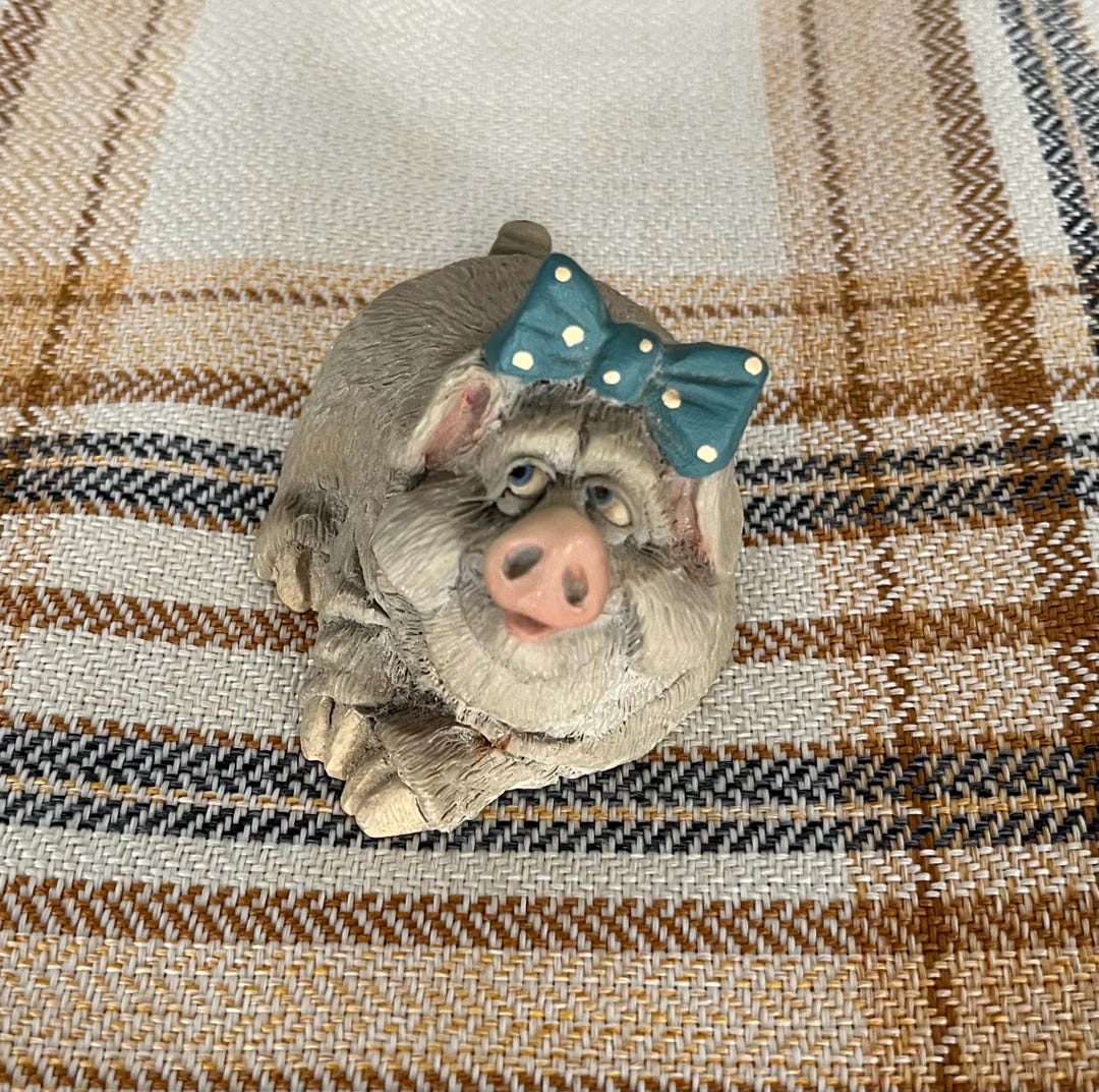 Frumps Pig Figurine freda D&D Studios - Etsy