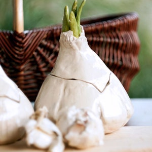 Ceramic Garlic Pot, Garlic Keeper, Pottery Garlic Holder, Cottage ...