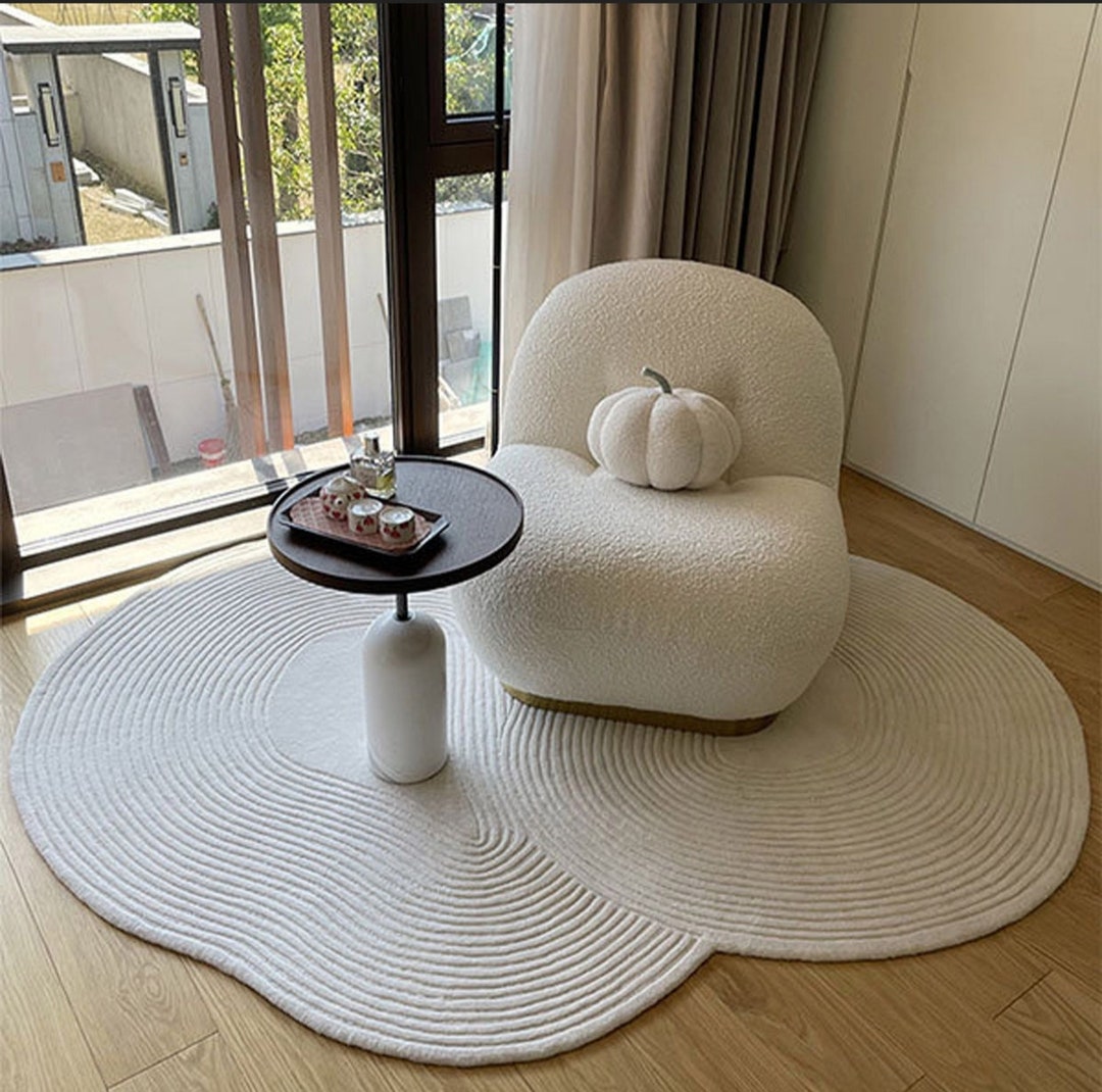 Solid Plain Ivory Irregular Shape Handmade Woolen Tuffted Carpet ...