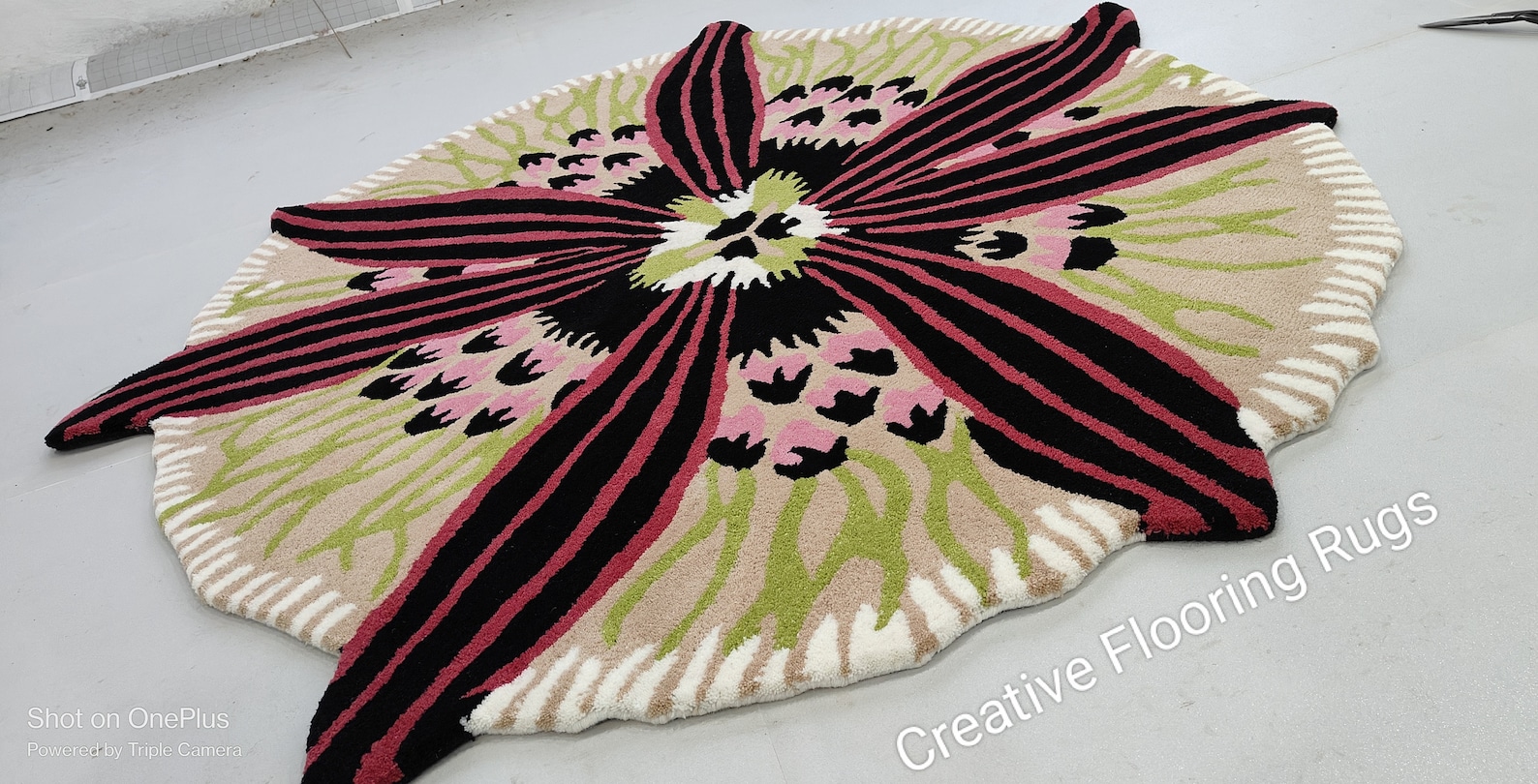 New Creative Flower Pattern Rug Handmade Woolen Tuffted Carpet, Premium ...
