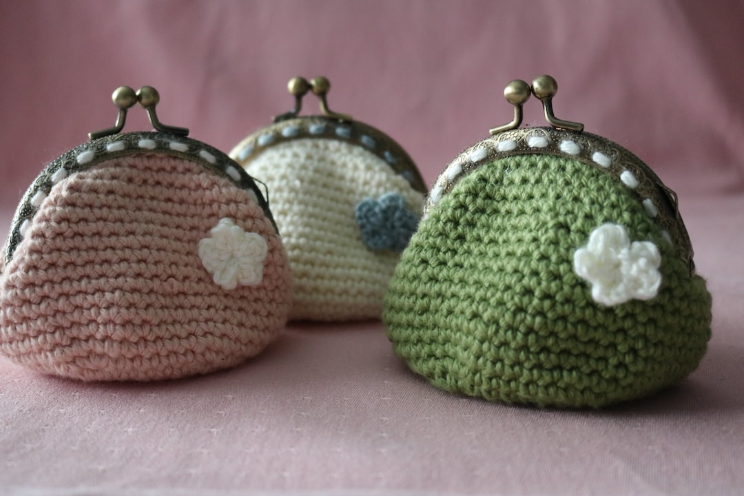 Coin Purse Kiss Clasp Pouch Handmade Crocheted Coquette Gift Light Pink ...