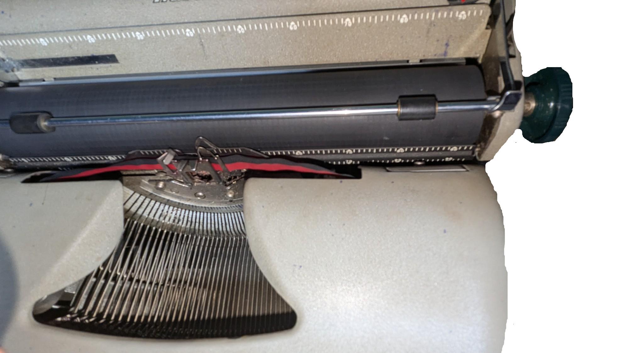 Remington Rand Quiet-riter Miracle Tab Green Typewriter W/ Case Vintage ...