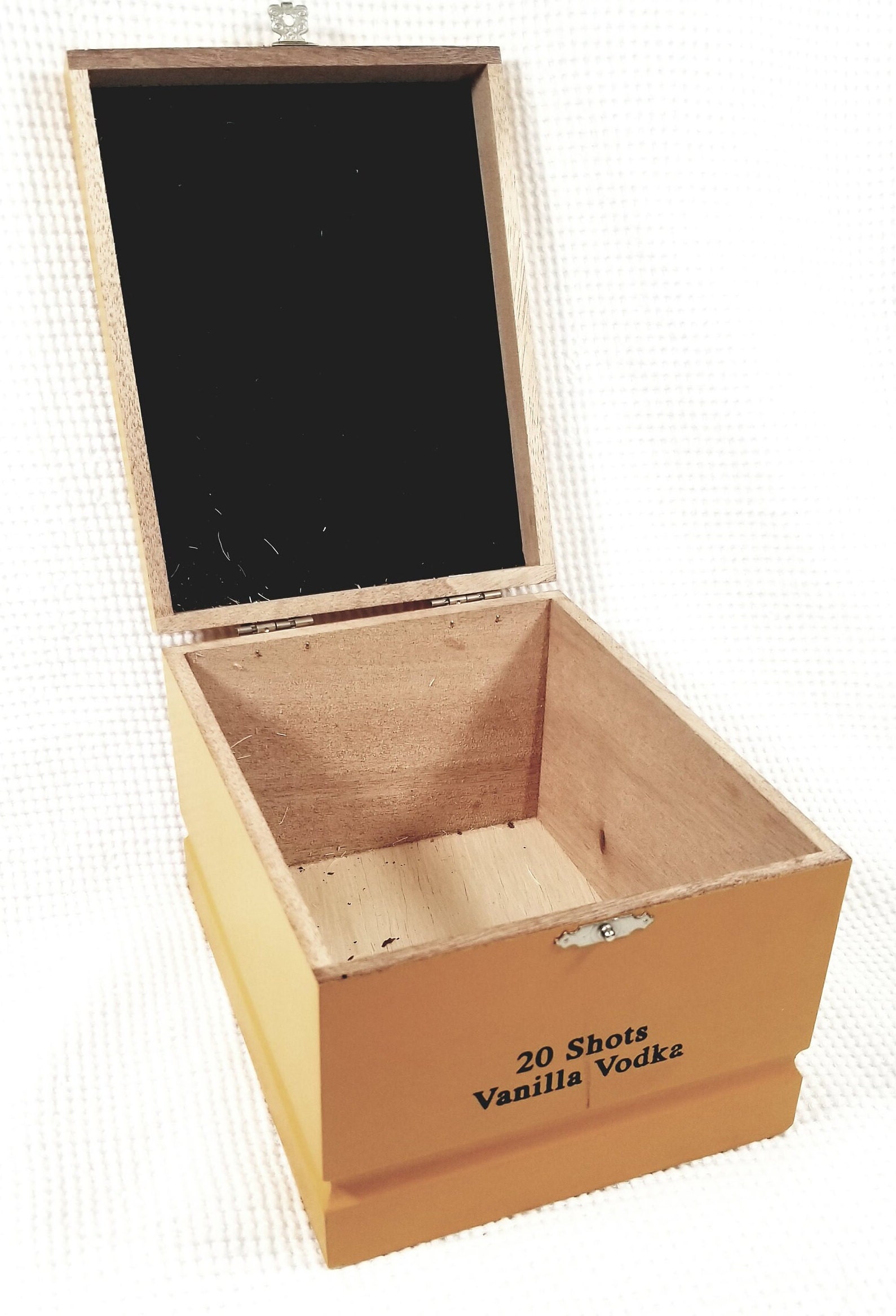 Cigar Box Empty Yellow Victor Sinclair Vanilla Vodka 7 X 4.5 X 5.75 ...