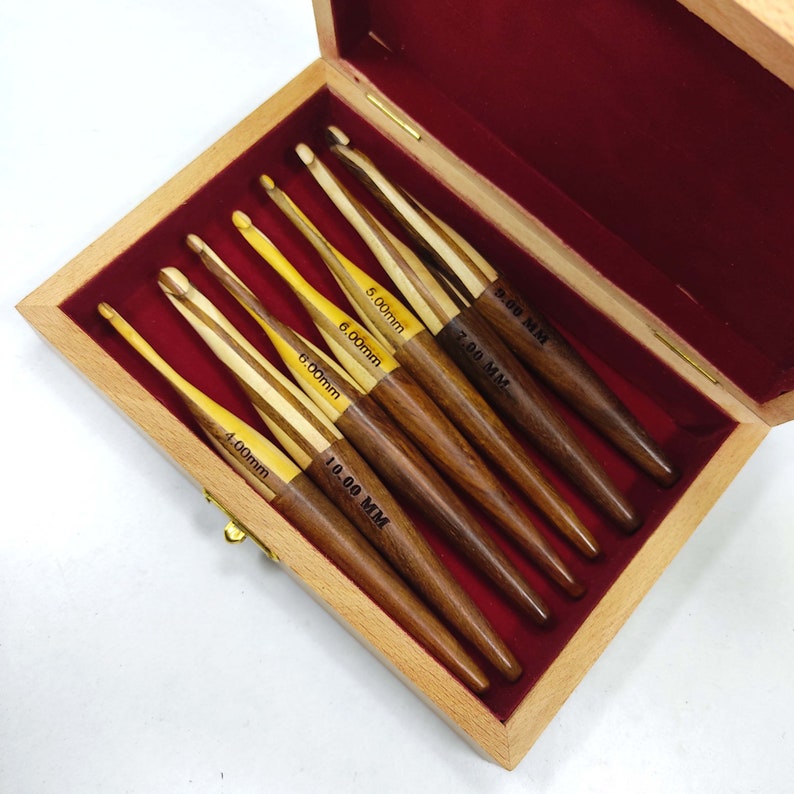 Rosewood Crochet Hooks Set of 7 4mm to 10mm, Comfortable Wooden Box ...