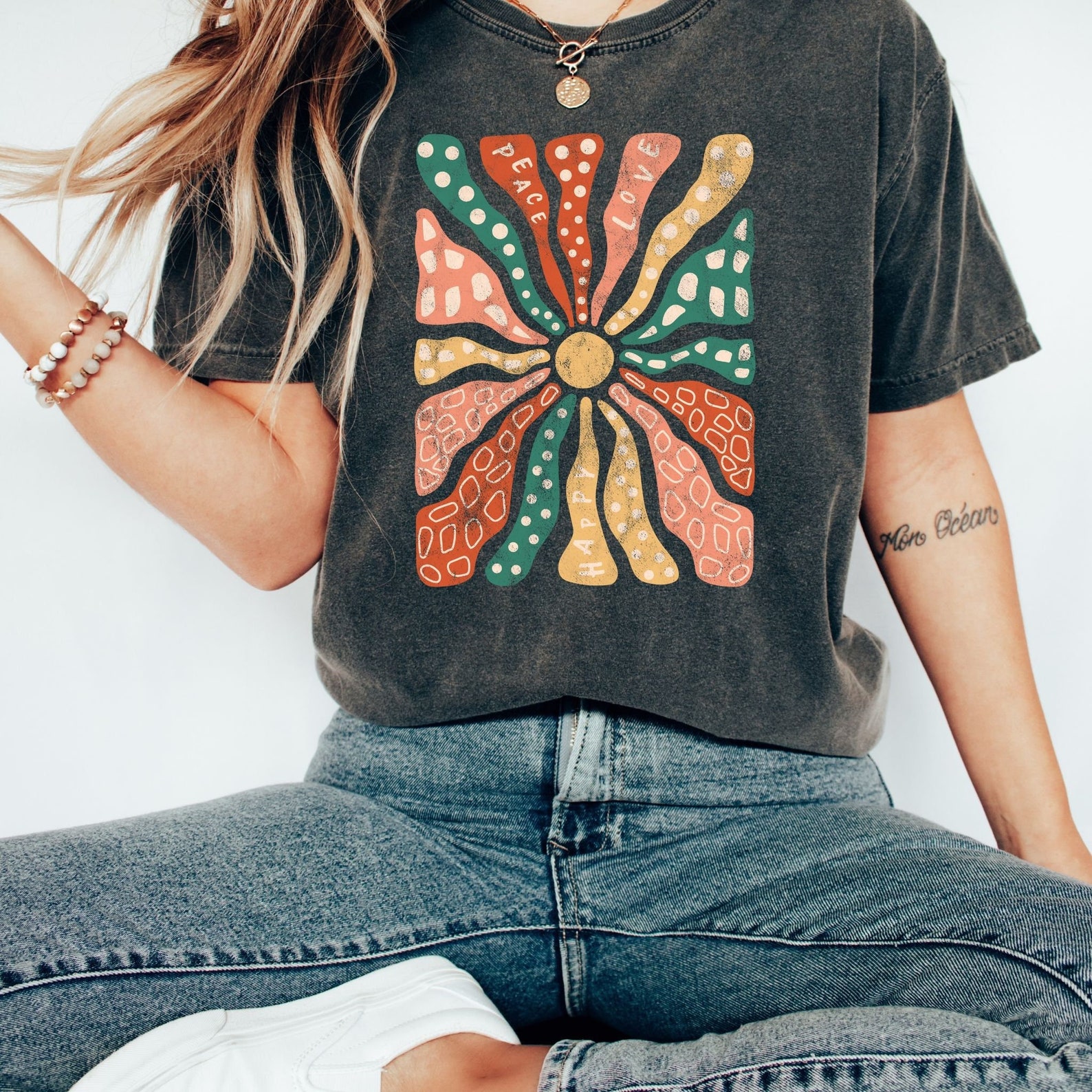 Retro Groovy Flowers Shirt Vintage Shirt Boho Daisy Flower Tee Shirt ...