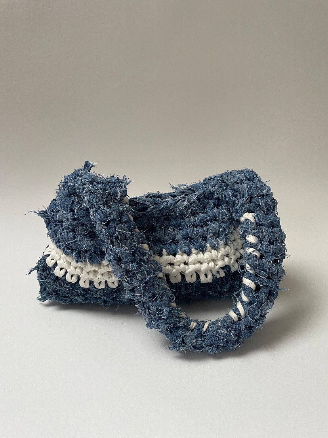 Small Upcycled Crochet Denim Bag - Gehäkelte Tasche - Handmade - Etsy