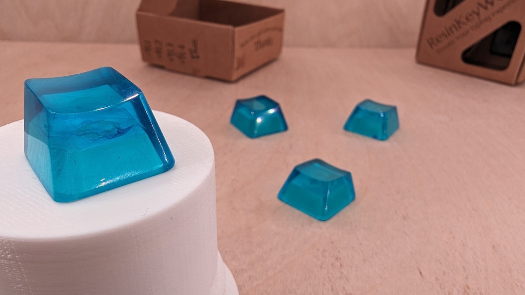 Blue Blank 1U Accent Keycaps, Transparent Hand Polished Resin OEM Caps ...
