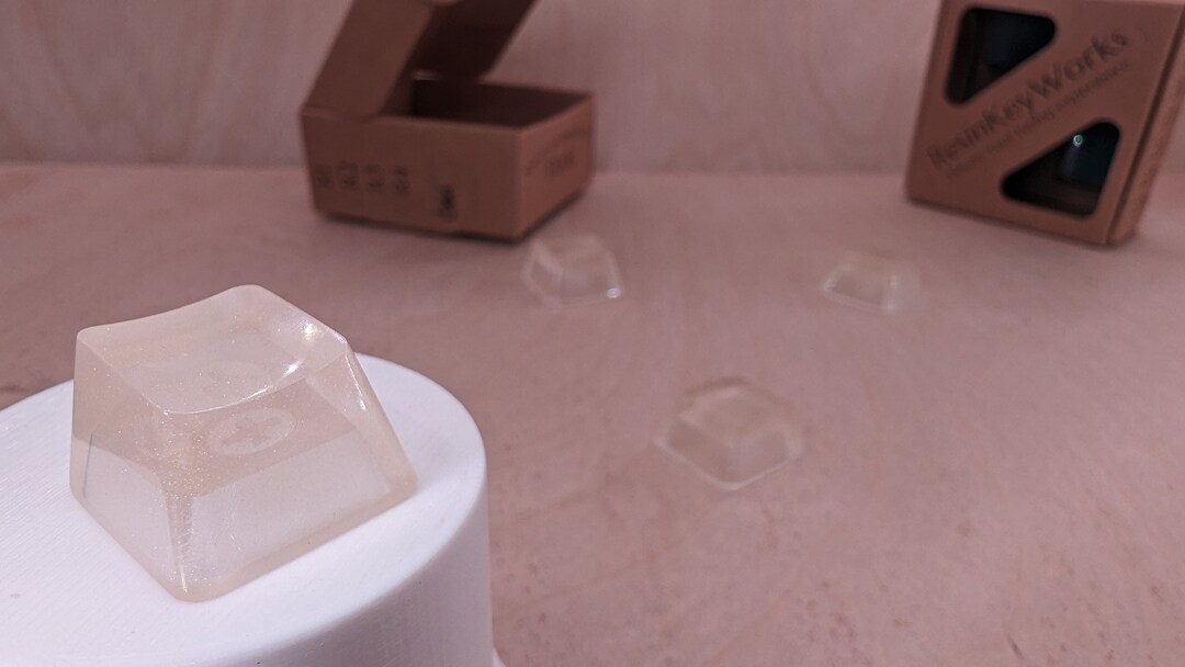 Gold Dust Blank 1U Accent Keycaps, Transparent Hand Polished Resin OEM ...