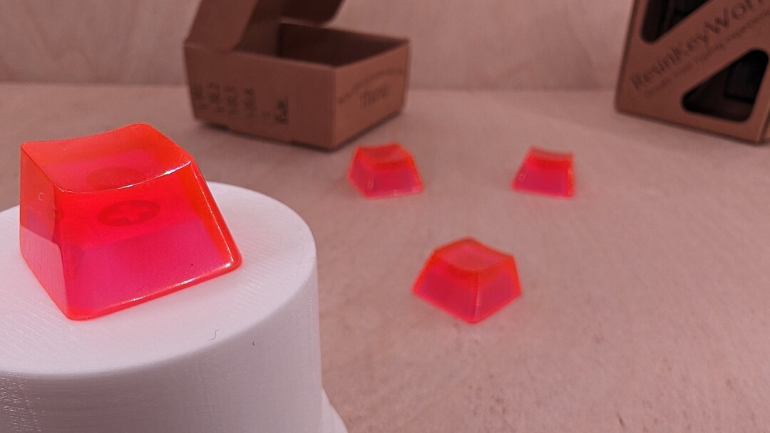 Pink Blank 1U Accent Keycaps, Transparent Hand Polished Resin OEM Caps ...