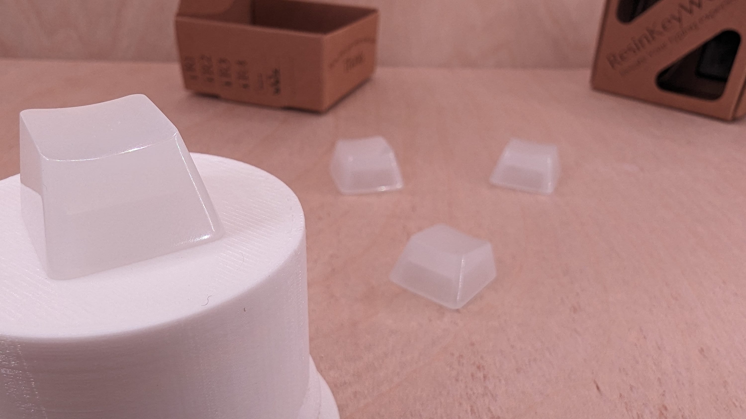 White Blank 1U Accent Keycaps, Transparent Hand Polished Resin OEM Caps ...