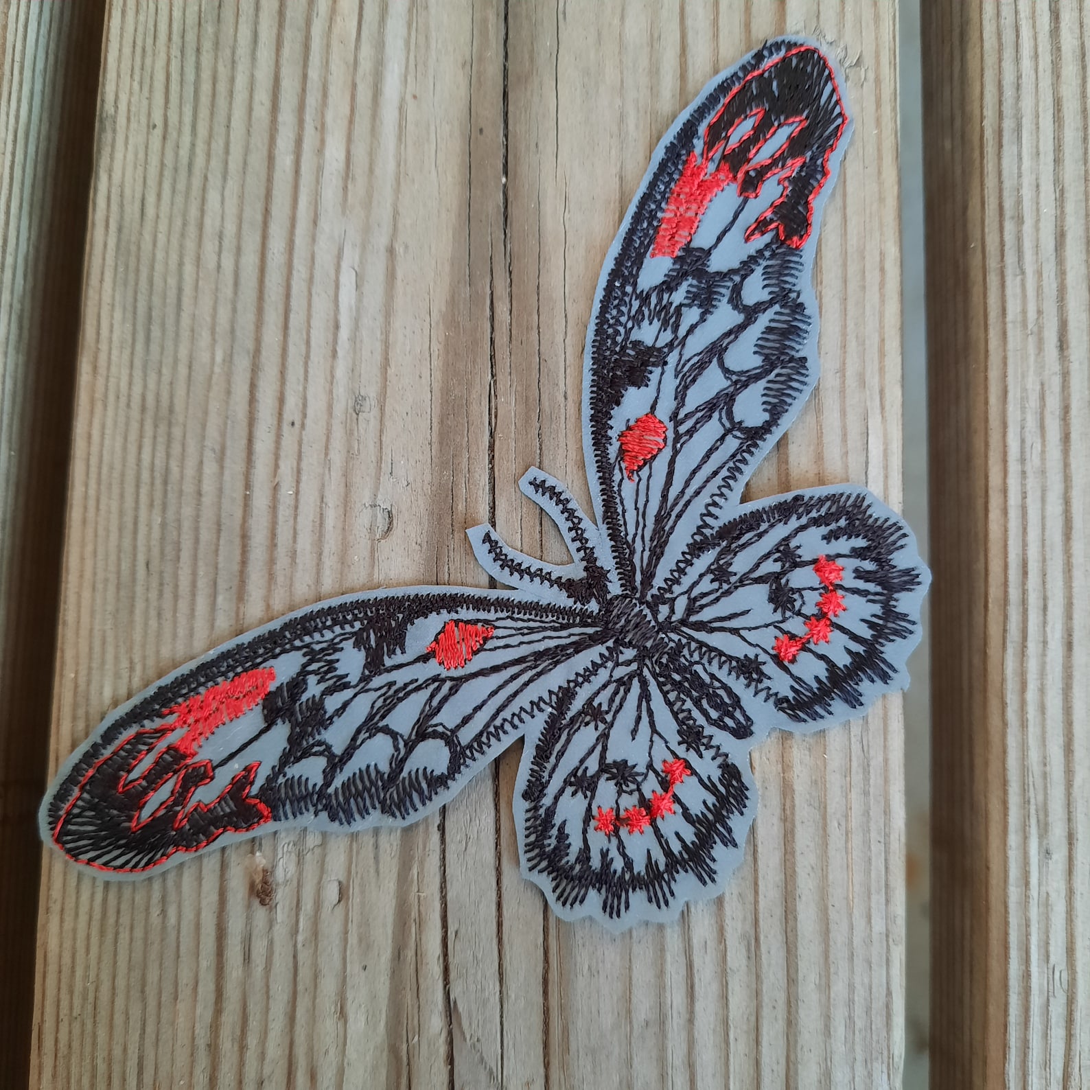 Parche bordado de polilla para planchar - Etsy México