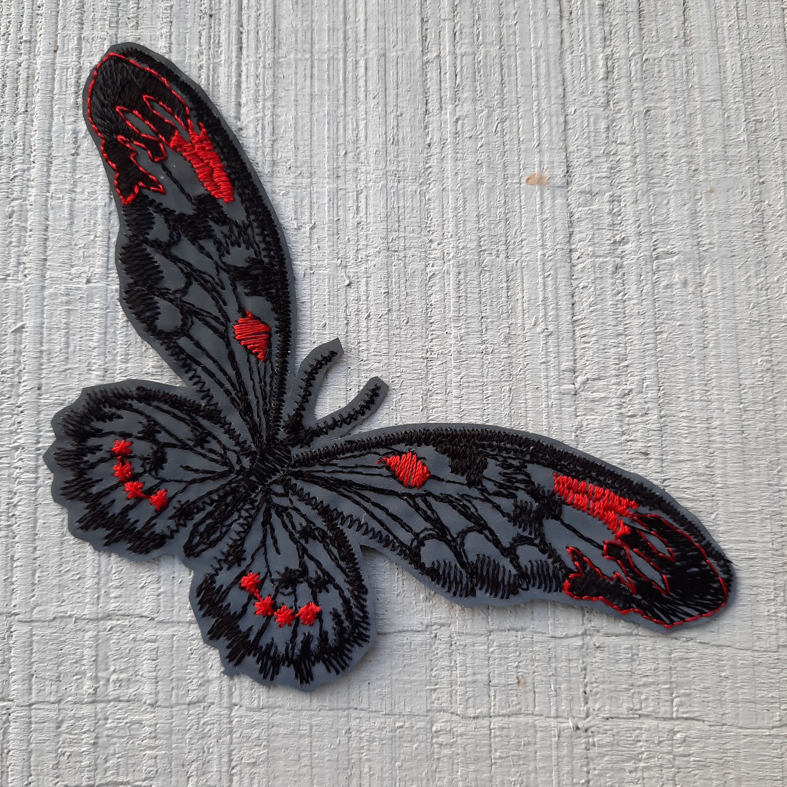 Parche bordado de polilla para planchar - Etsy México