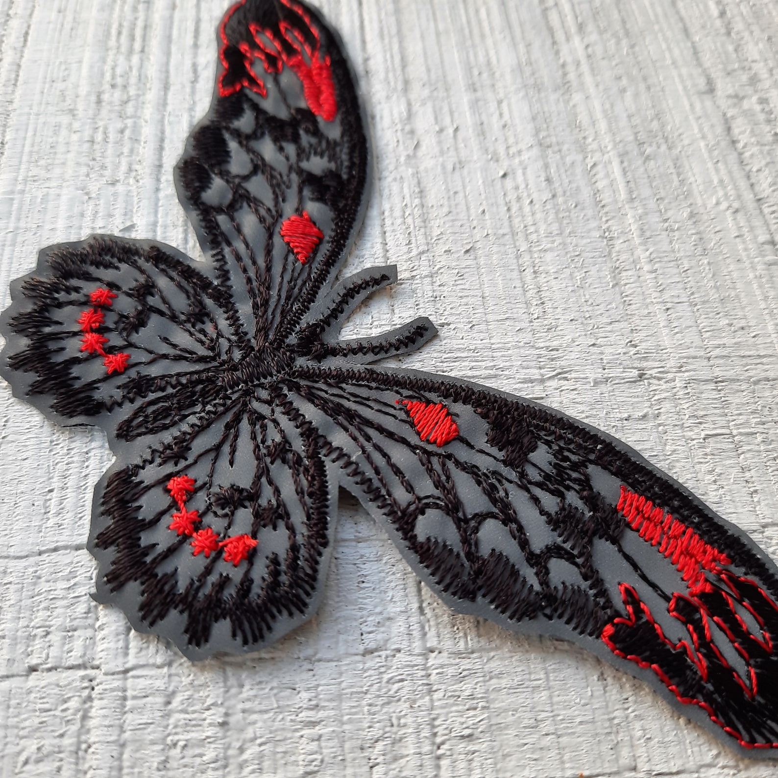 Parche bordado de polilla para planchar - Etsy México