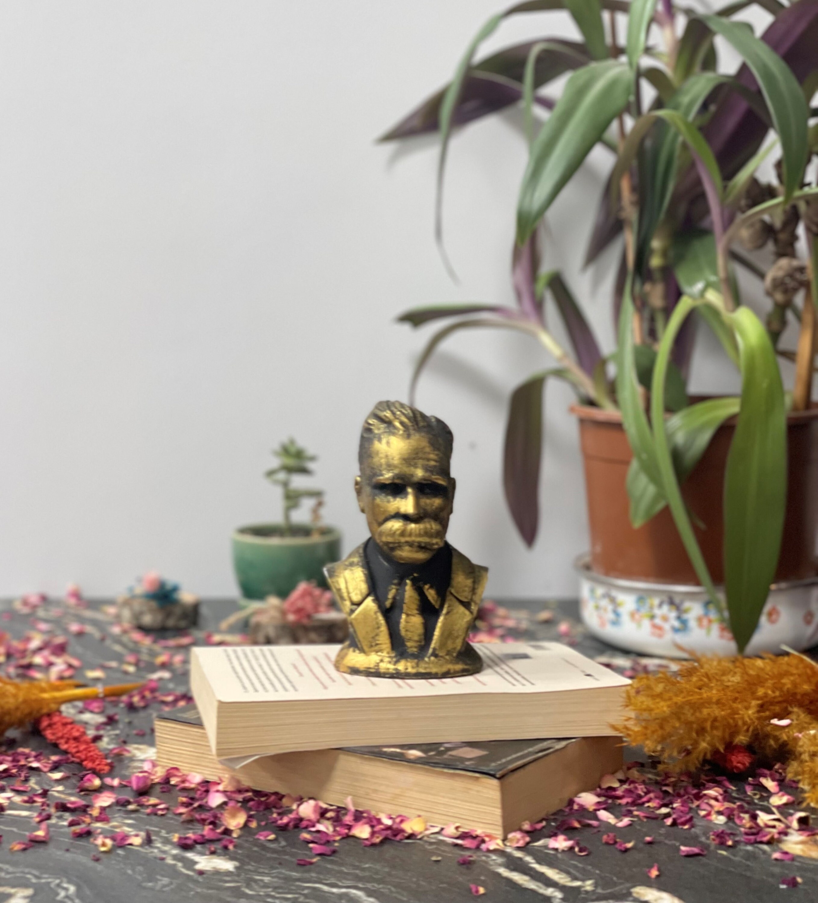 Friedrich Nietzsche Statue Philosopher Sculpture / Home - Etsy