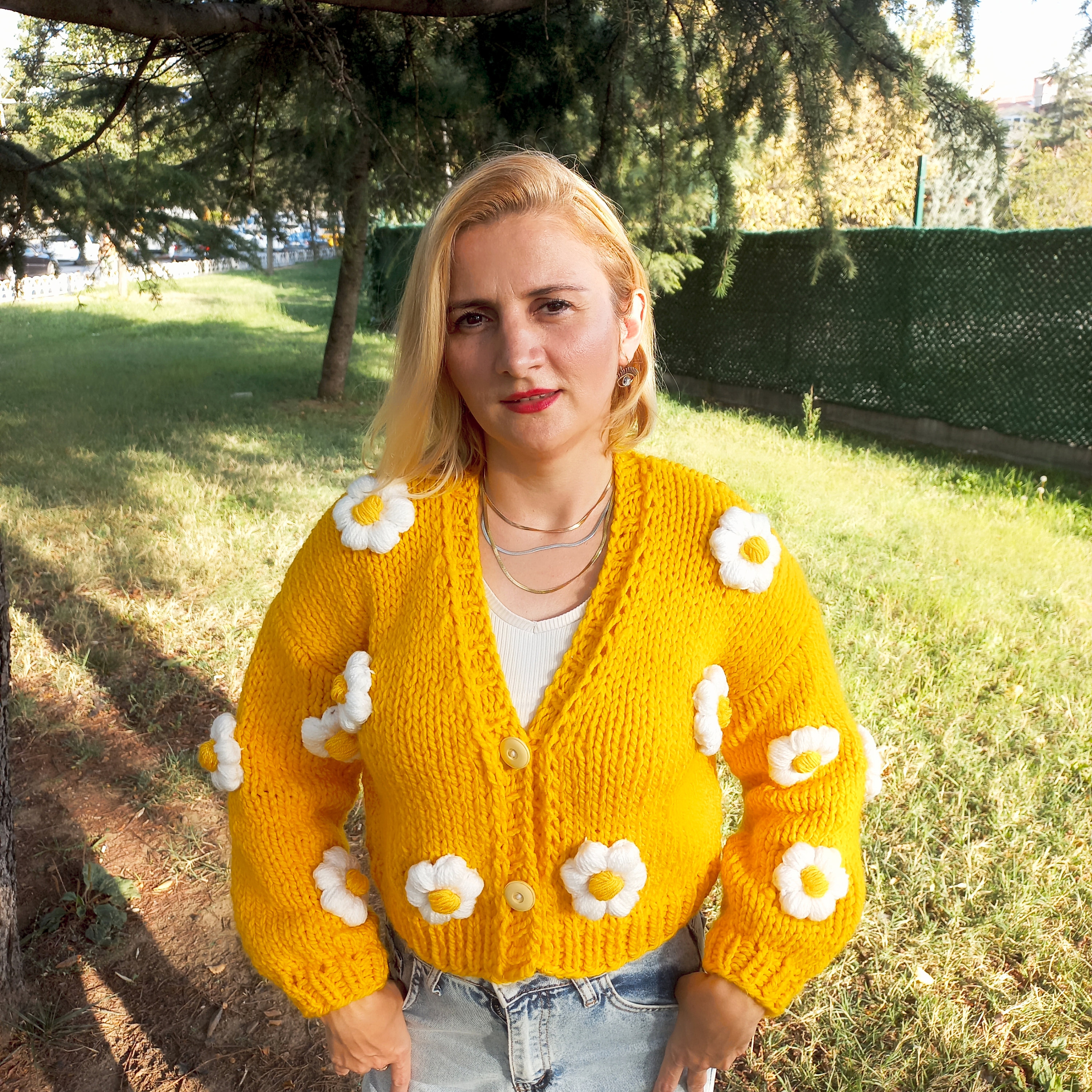 Daisy Chunky Knit Cardigan, Crochet Daisy Chunky Cardigan, Flower ...