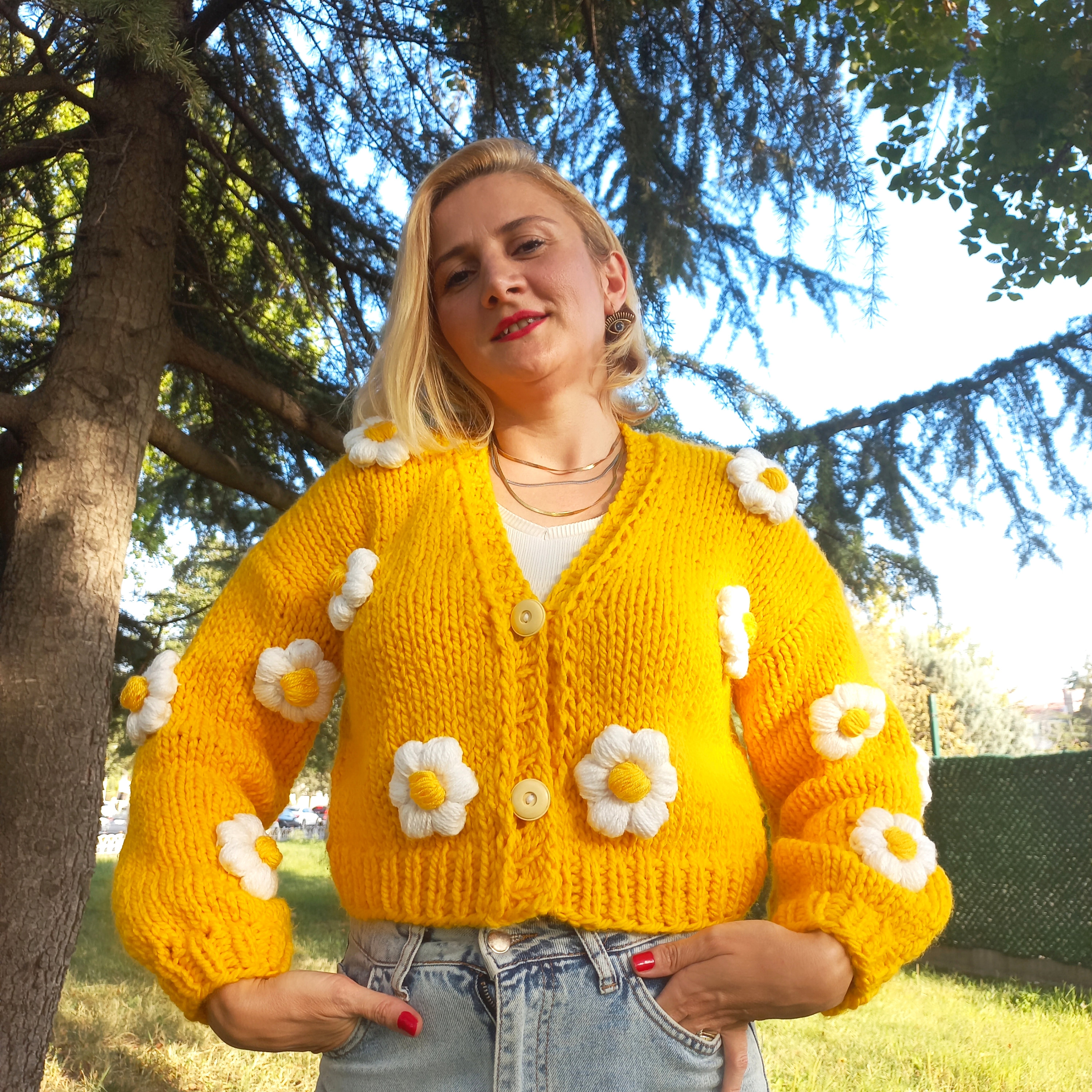 Daisy Chunky Knit Cardigan, Crochet Daisy Chunky Cardigan, Flower ...