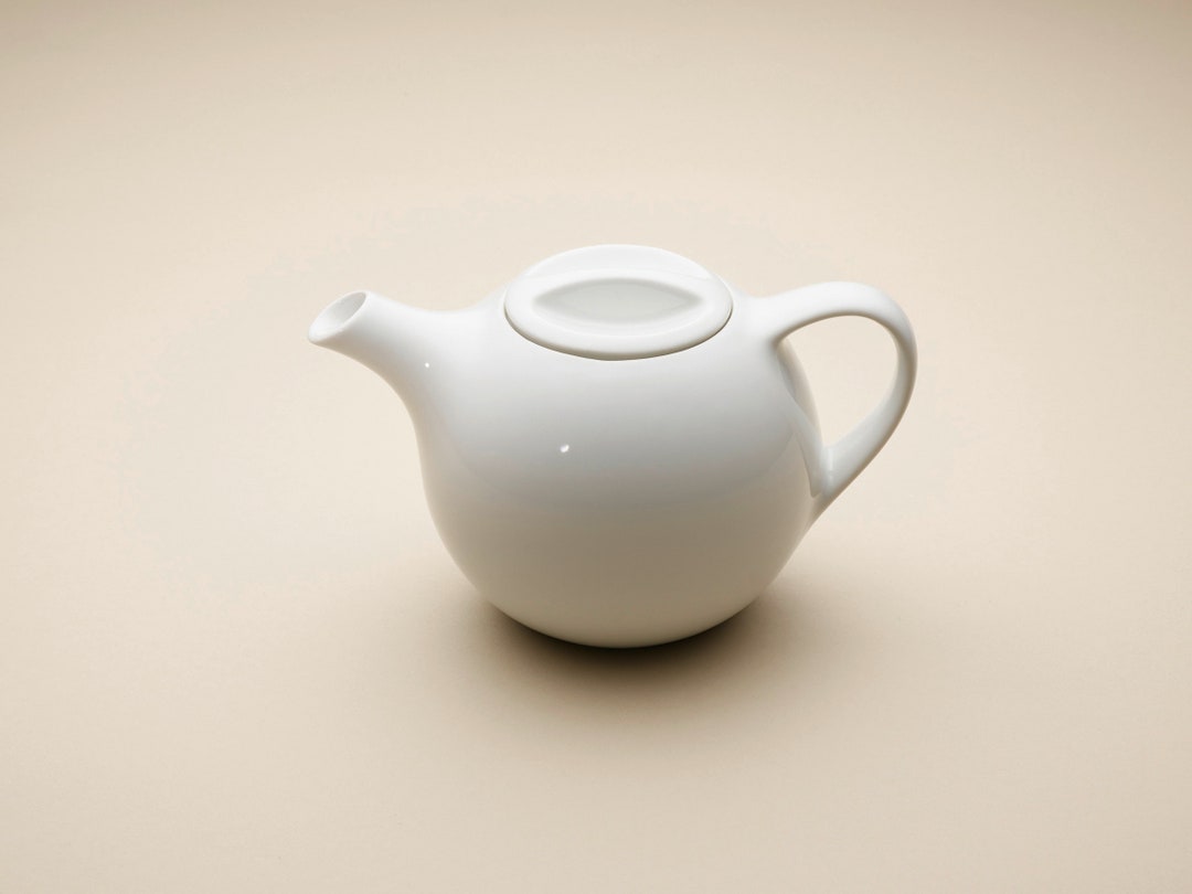 Handmade Teapot 'AURORA' Porcelain Glossy White 0.8 Liters 4 People ...