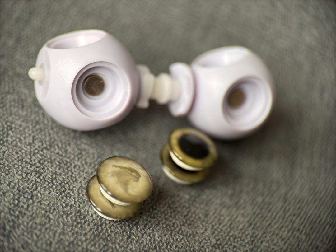 Blythe Eye Socket Set and 2 Pairs of Unique Magnetic Eyes 14mm - Etsy