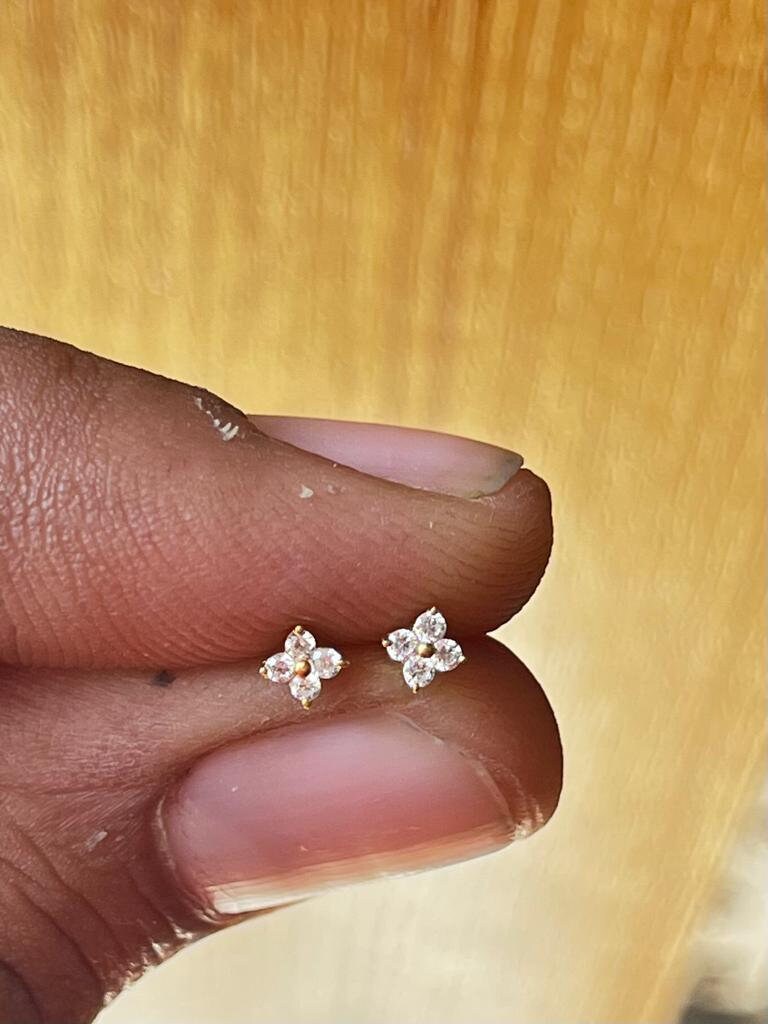 14K Solid Gold Diamond Flower Shape Stud for Nose Tragus Lobe Conch ...