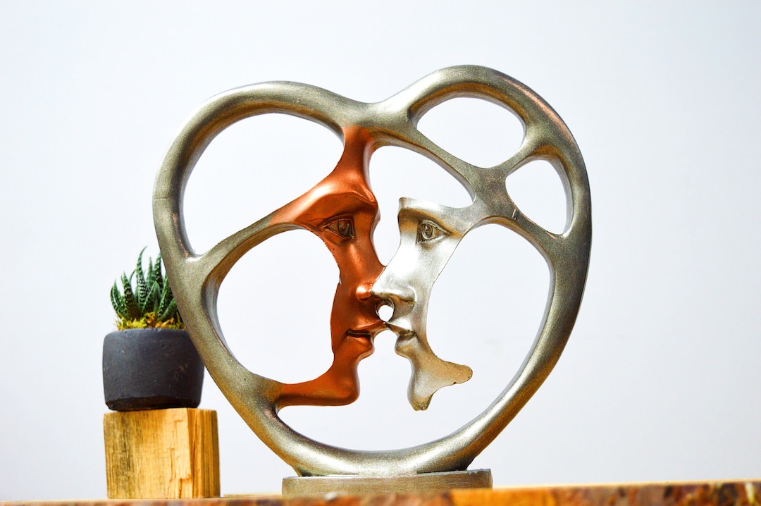 Lovers Kissing Bust Statue, Abstract Lovers Sculpture Gift - Etsy