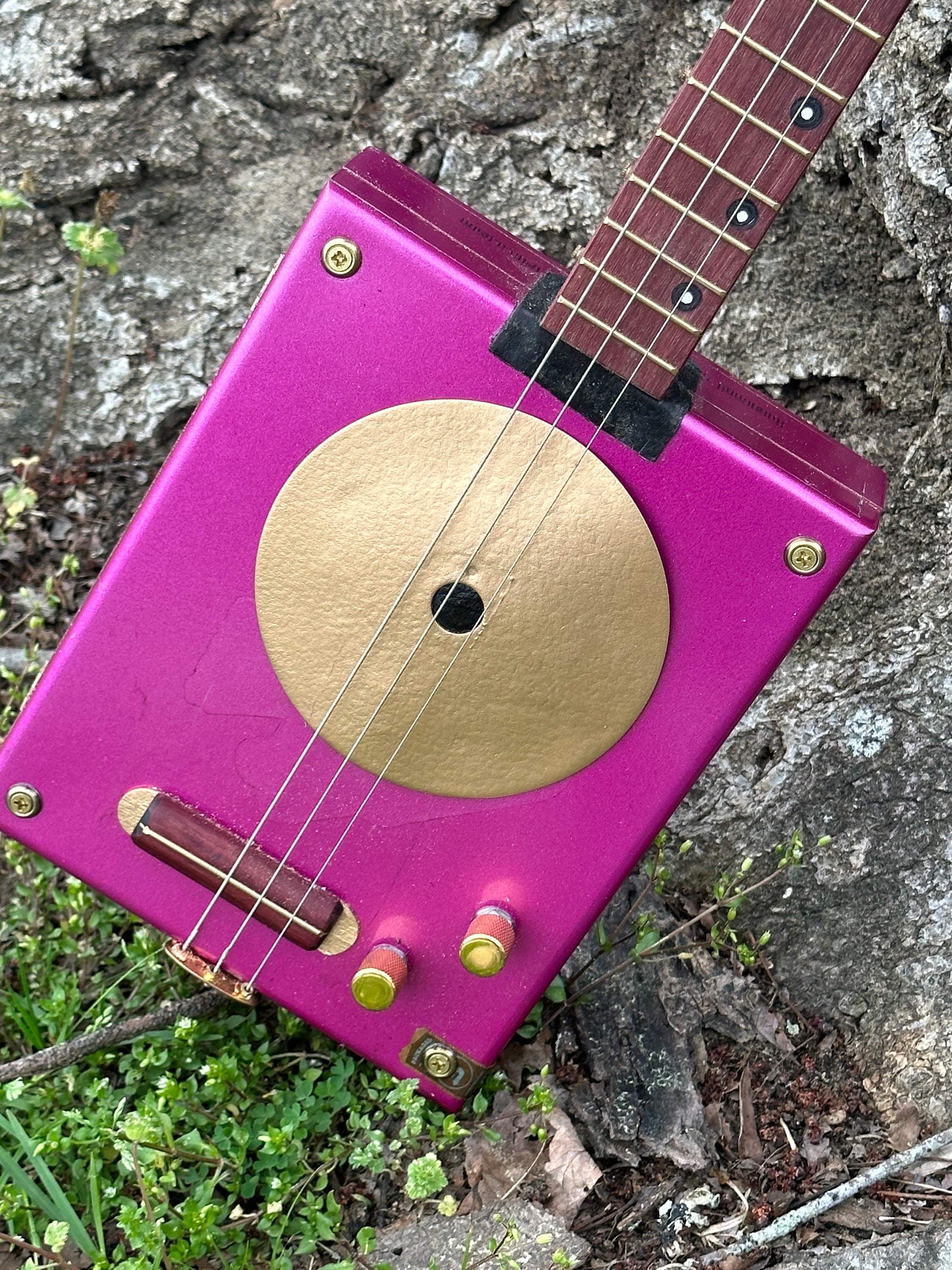 Custom Cigar Box Guitars - Etsy