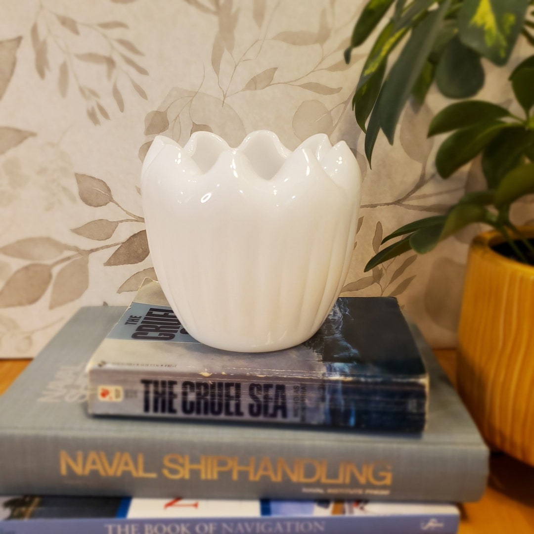 Vintage Translucent Milk Glass Rose/tulip Bowl - Etsy