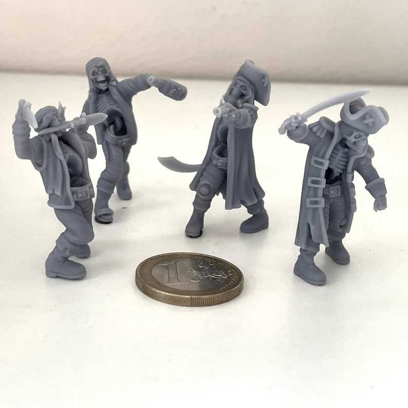 Pirate Skeleton Crew Miniatures Bundle 32mm Scale Tabletop RPG ...