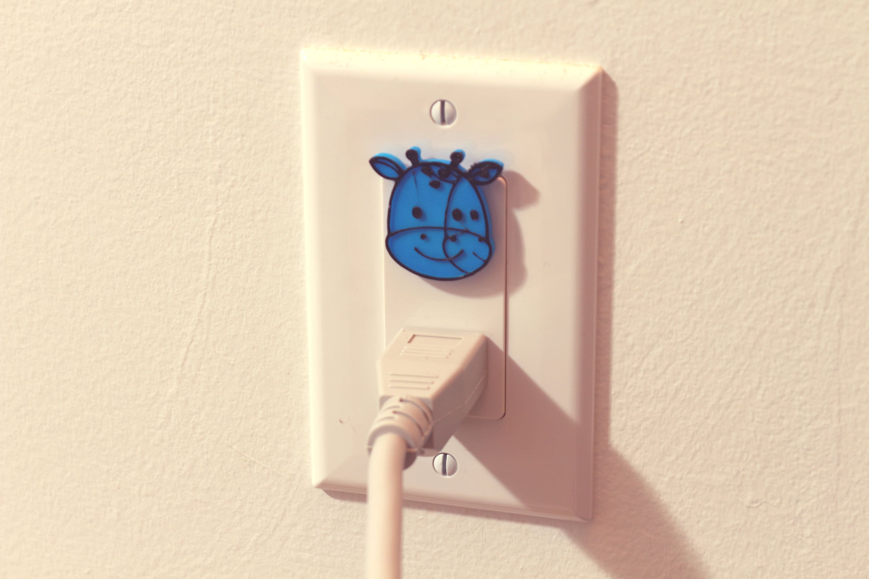 Cute Animal Giraffe Power Outlet Safety Cover (for Canada/us/japan ...