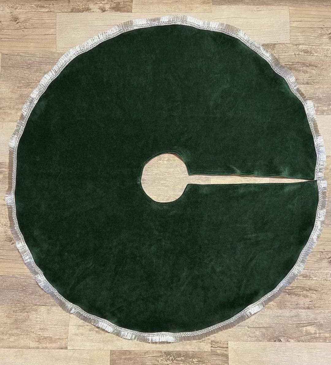 NEC Jungle Green Velvet Christmas Tree Skirt With Silver Lace - Etsy