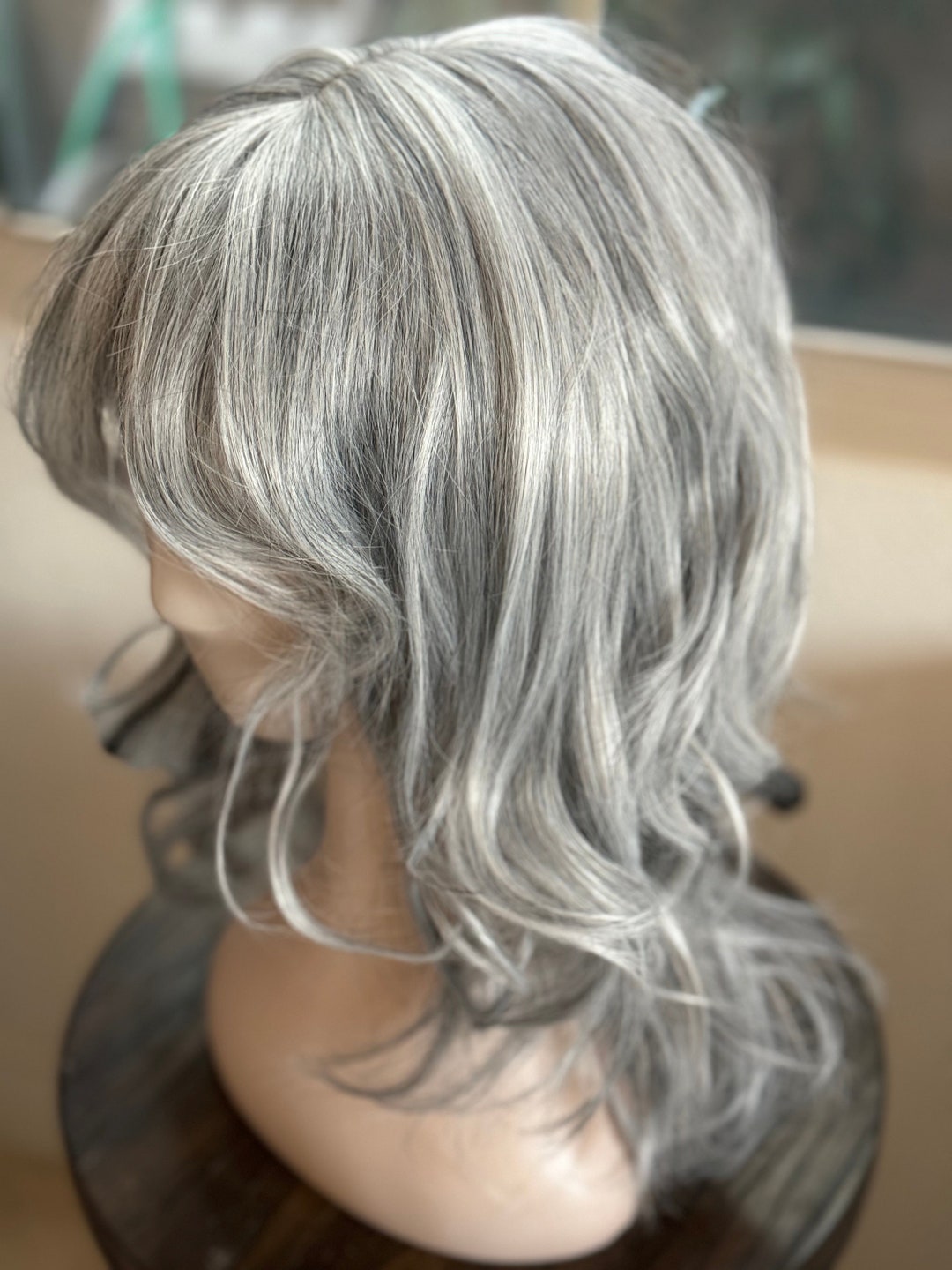Tillstyle Light Grey Silver Wig With Curtain Bangs for Women Layered ...