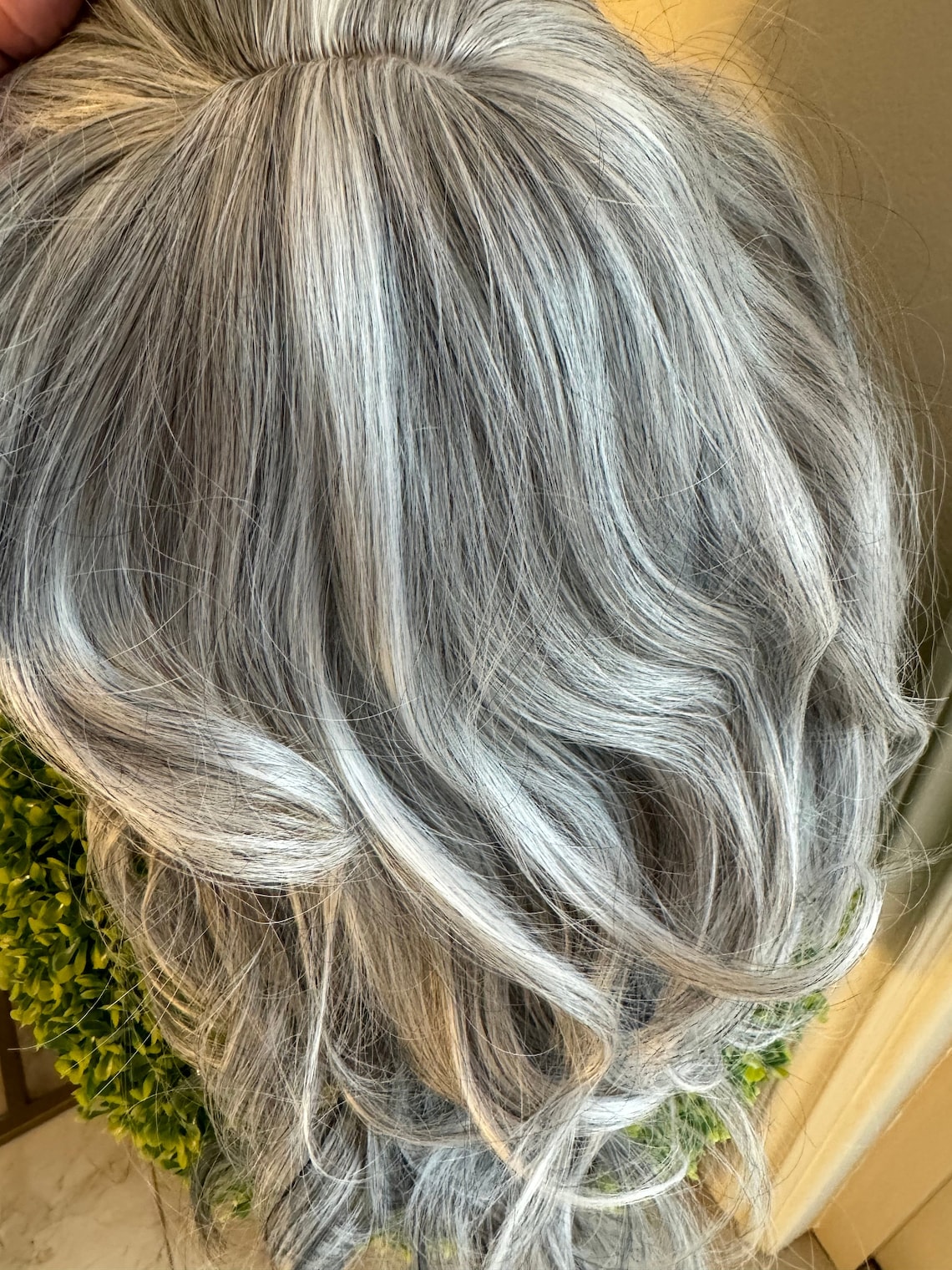 Tillstyle Light Grey Silver Wig With Curtain Bangs for Women Layered ...