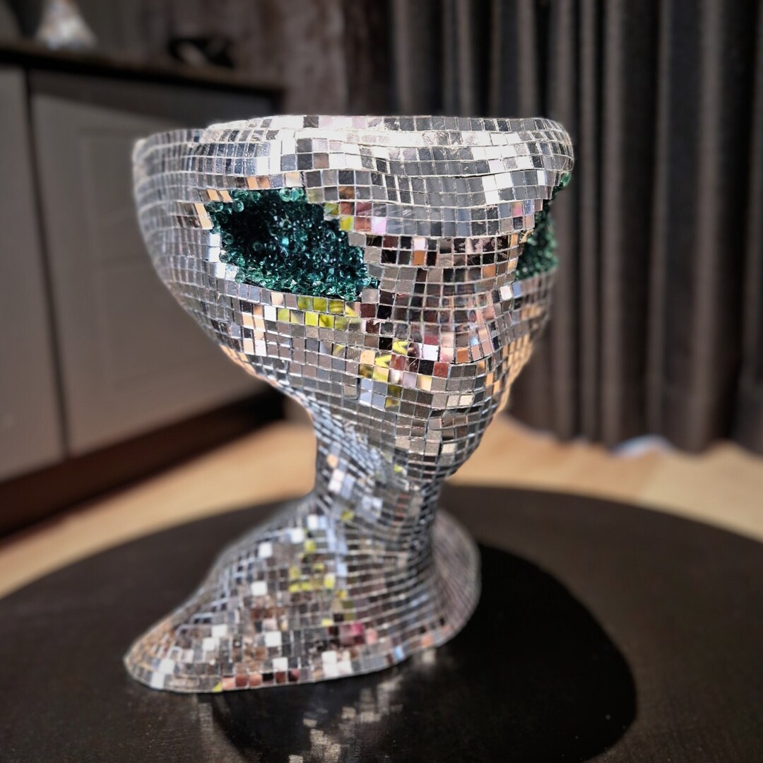 Alien Mirror Ball Planter - Plant Pot or Statue, Silver & Green , Alien ...