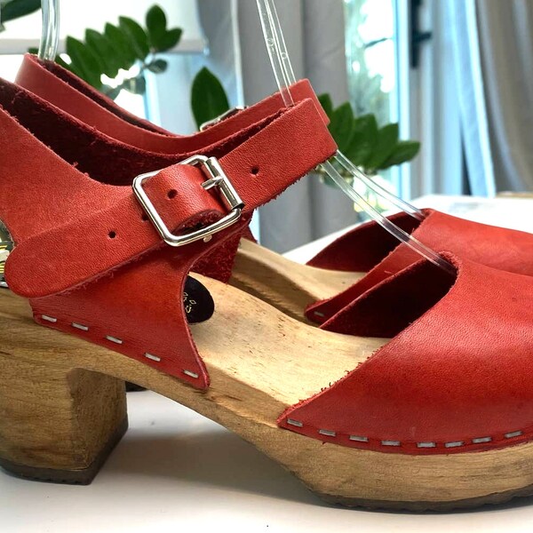 Red Clogs - Etsy