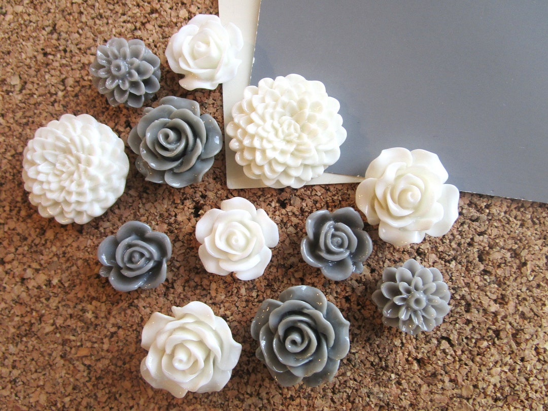 Gray and White Thumbtacks, Flower Pushpins, 12 Bulletin Board Tacks ...