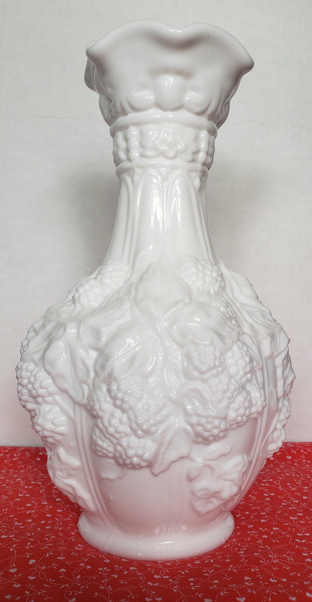 Vintage Imperial Milk Glass Loganberry Vase - Etsy