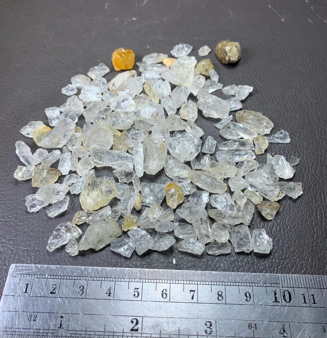 Scapolite Colour Change Rough, Fluorescent Scapolite, Tenebrecent ...