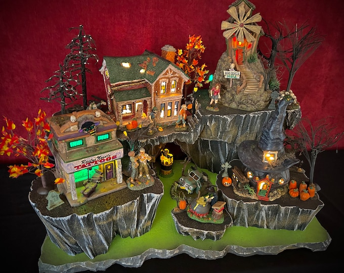 1999 Grimsly Manor, Department 56 Original Snow Village Halloween ...