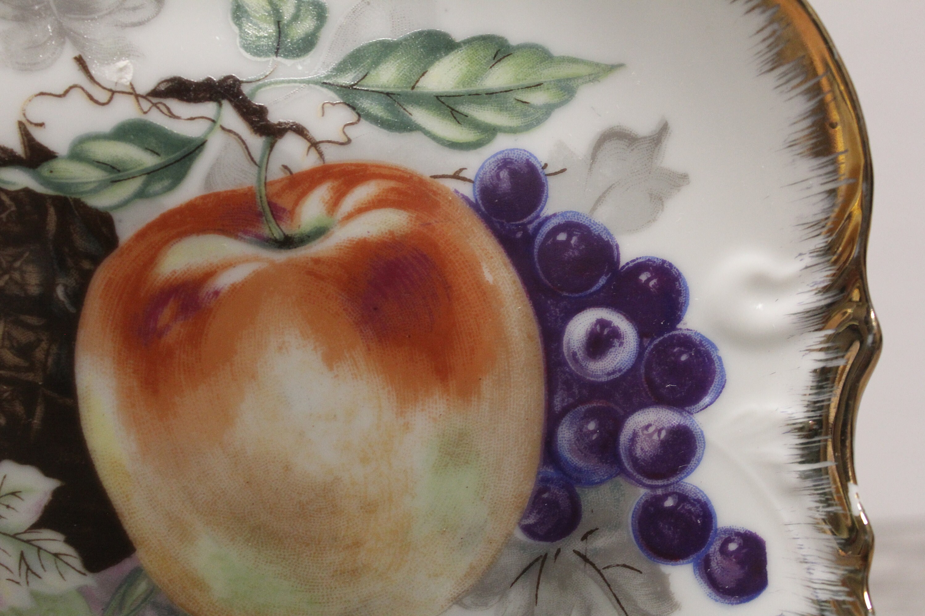 Vintage Set of 3 Fruit Motif Plates, Wall Decor, Scalloped Edges, F.T.C ...