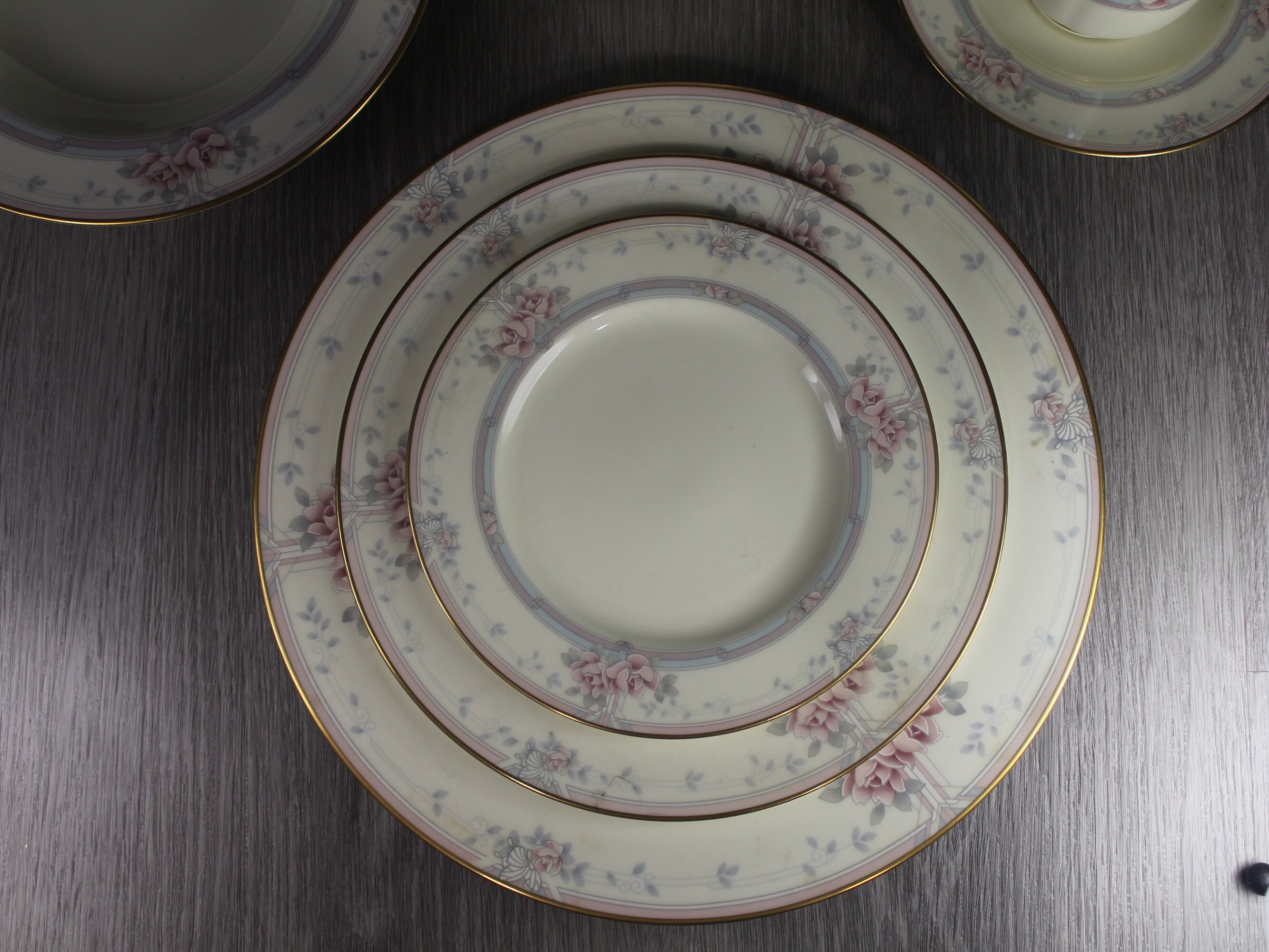 Noritake Magnificence 9736 Dinnerware 26 Pieces Gold Rim With Pink ... Noritake Magnificence 9736 Dinnerware 26 Pieces Gold Rim With Pink ...