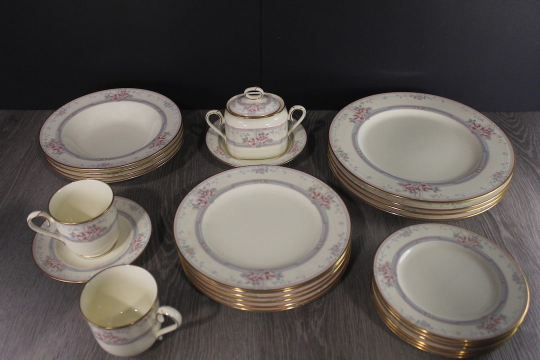Noritake Magnificence 9736 Dinnerware 26 Pieces Gold Rim With Pink ... Noritake Magnificence 9736 Dinnerware 26 Pieces Gold Rim With Pink ...