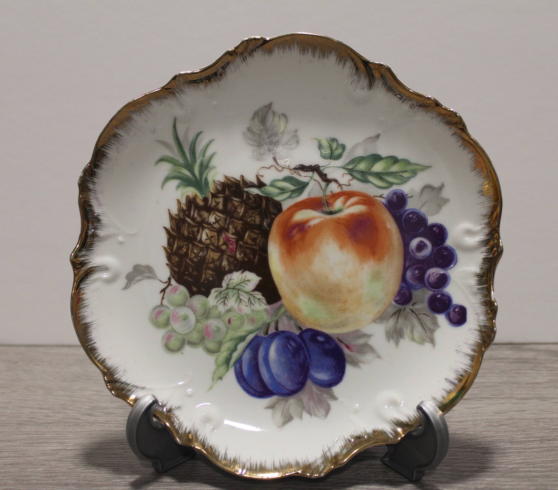 Vintage Set of 3 Fruit Motif Plates, Wall Decor, Scalloped Edges, F.T.C ...