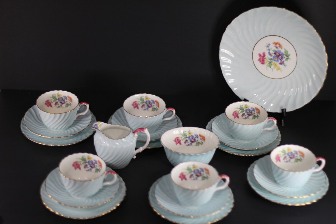 Vintage 1950s Aynsley Tea Set, 18 Pieces, Pink Tulip Floral Bouquet ...