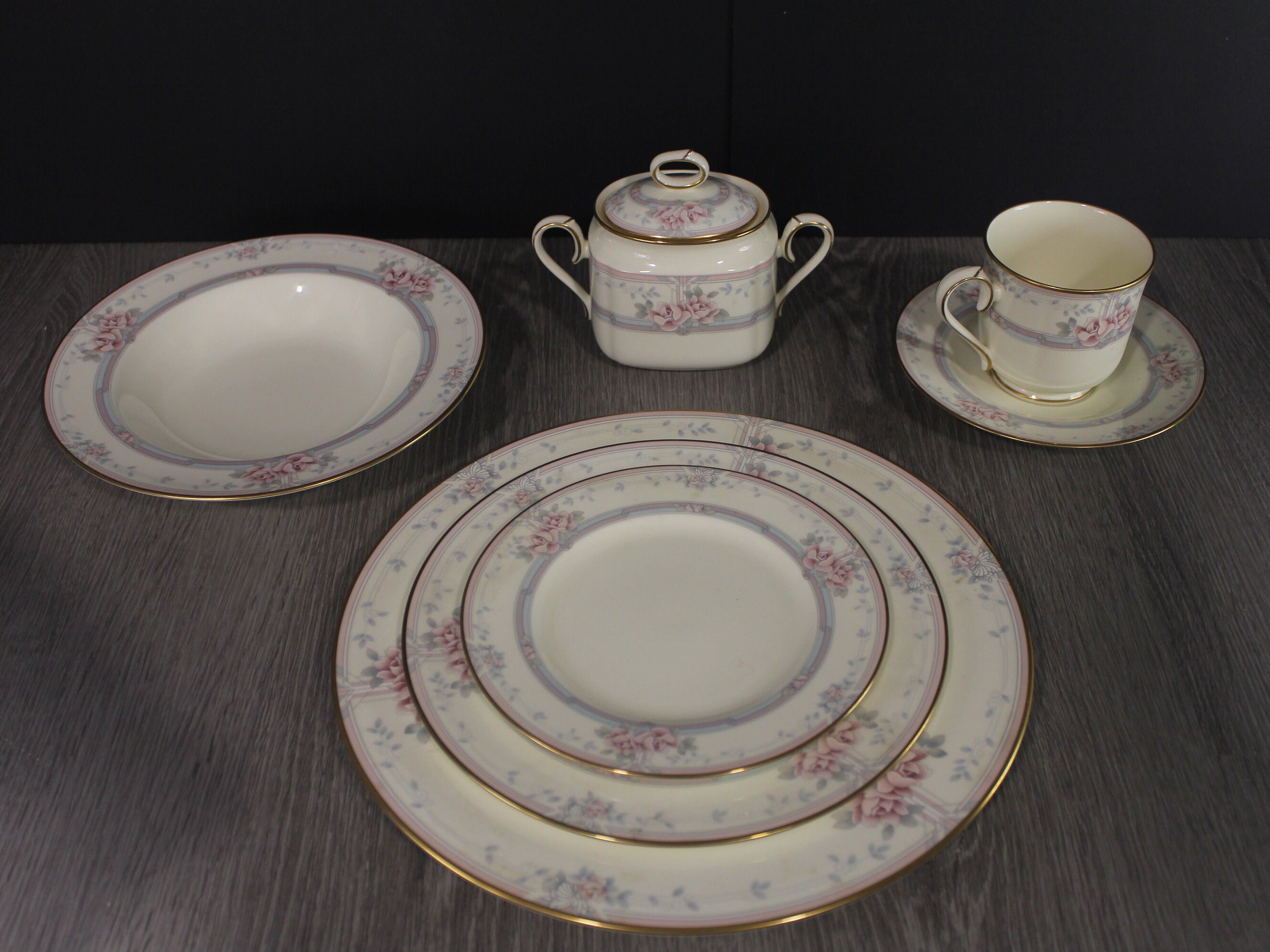 Noritake Magnificence 9736 Dinnerware 26 Pieces Gold Rim With Pink ... Noritake Magnificence 9736 Dinnerware 26 Pieces Gold Rim With Pink ...