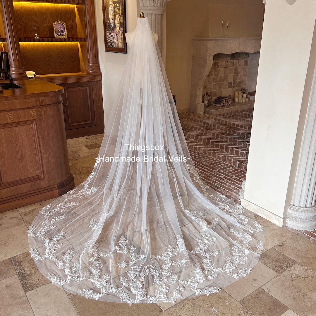Leaf Flower Lace Veil With Metal Comb, Delicate Flower Wedding Veil ...