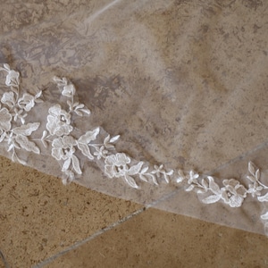 Delicate Floral Lace Bridal Veil Leaves Pattern Veil, Ivory Sheer Tulle ...