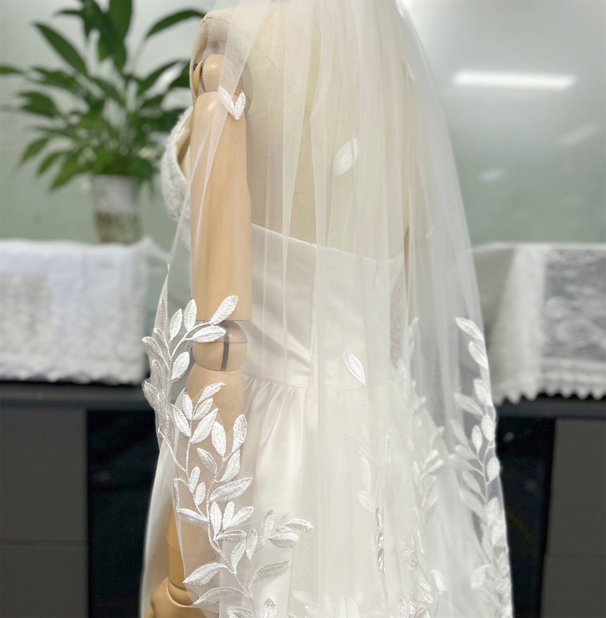 Leaves Lace Short Wedding Veil, Tulle Bridal Veils Comb Veil, Floral ...