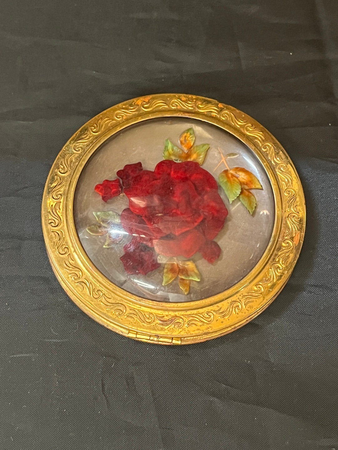 Crest’ Rose in Resin Lucite Powder Compact, 1950s, 7cm Diameter, 120g ...