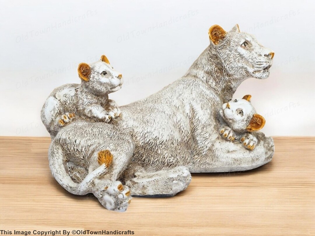 Lion With Cubs Figurine Detailed Lioness Statue Elegant Home & Office ...