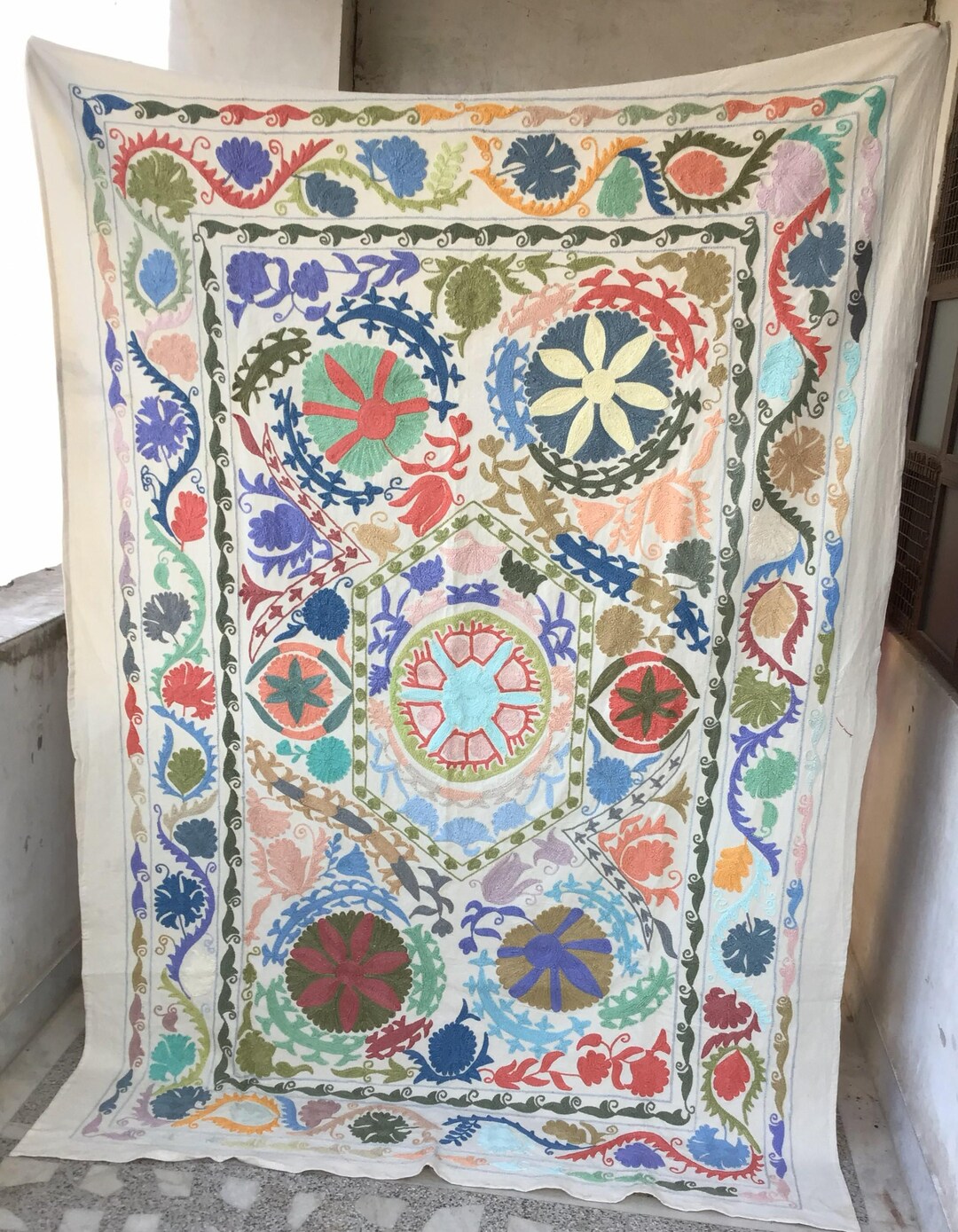Ethnic Hand Embroidery Suzani Quilt Boho Bedspread Handmade Decorative ...