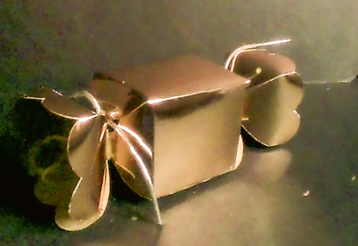 DIY 3D Papercraft Hearts Candy Roll Box SVG/PNG Cut Template Great for ...